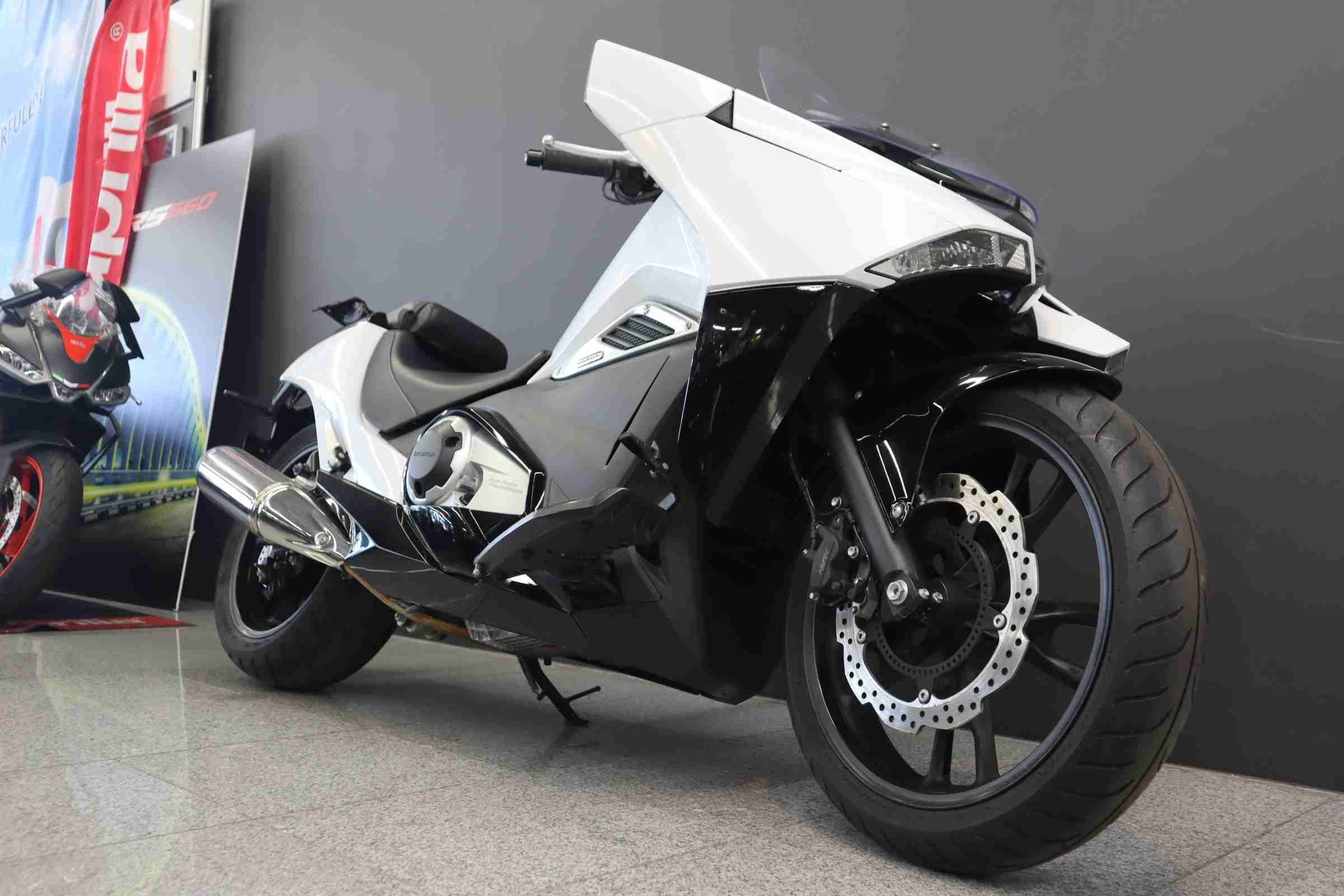 ホンダ/NM4-01 [バイク探し] | U-MEDIA (ユーメディア) | - 中古バイク・新車バイク探しの決定版！神奈川・東京でバイク探すならユーメディア！